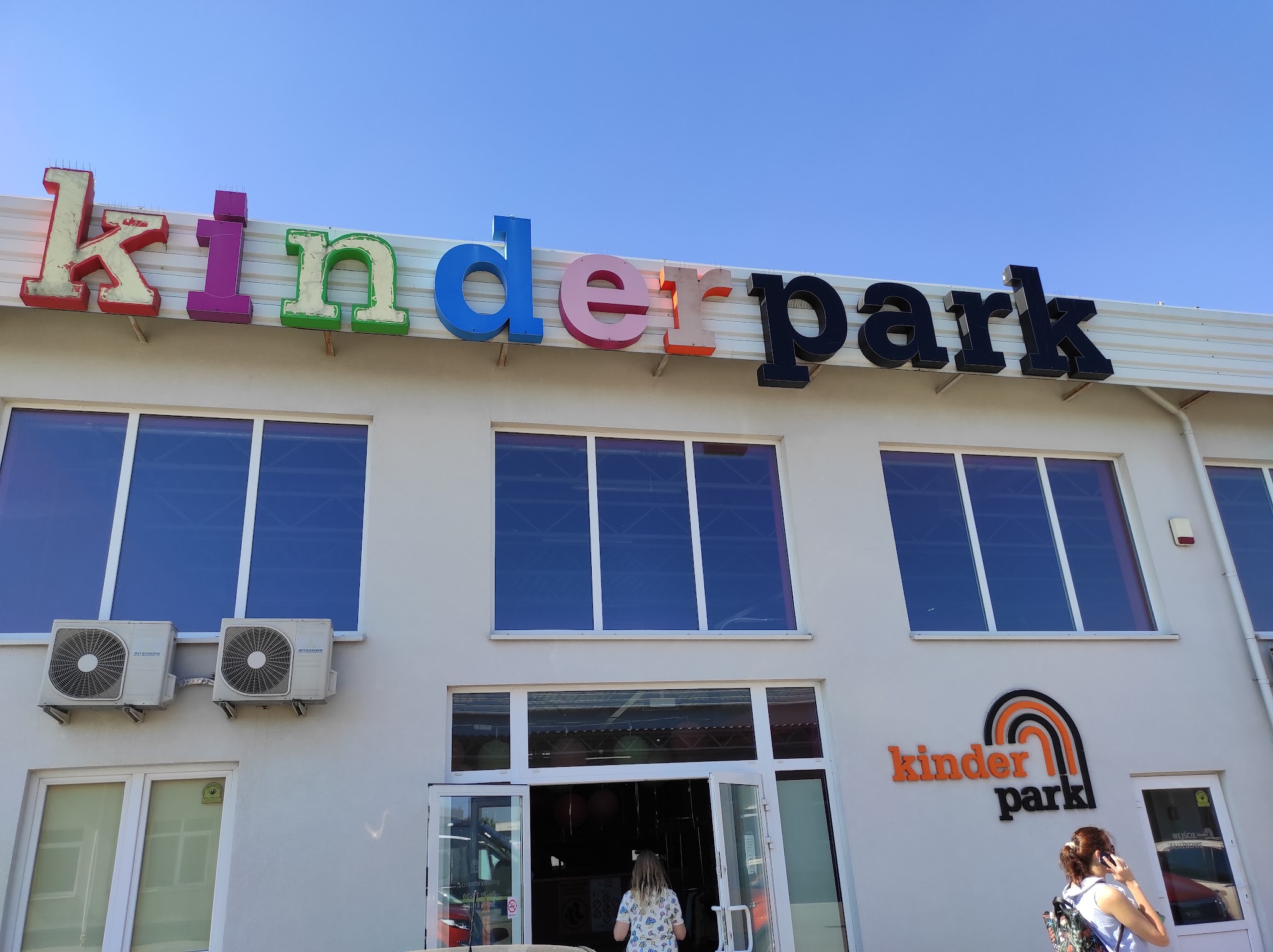 Kinder Park Centrum Rozrywki Rodzinnej Sala Zabaw... | Hopsa