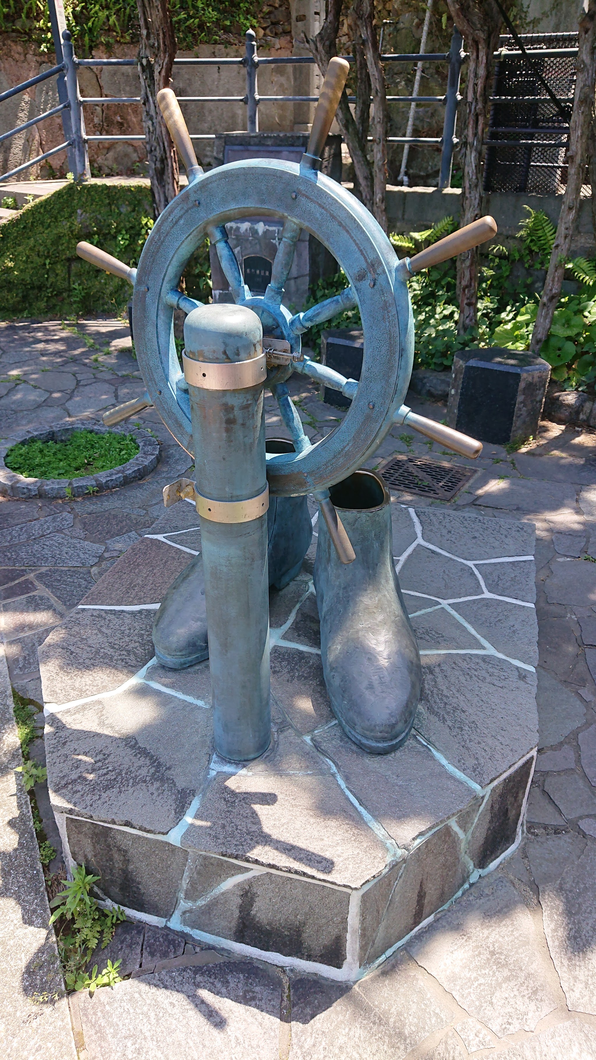 Statue of Ryoma's Boots | Hopsa